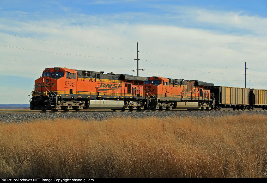 BNSF 5796 holds the main.